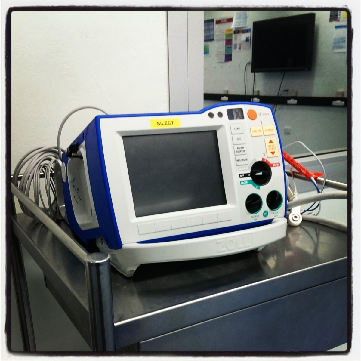 R.E.D. – Ruthlessly Efficient Defibrillation – EmergencyPedia